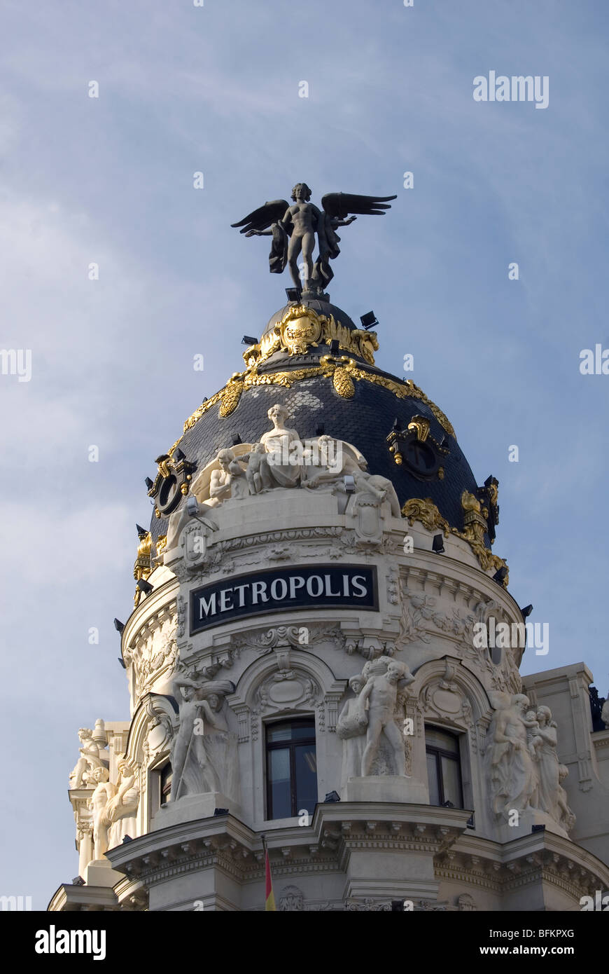 Edificio Metropolis, calle Alcala 39, Madrid Stock Photo - Alamy