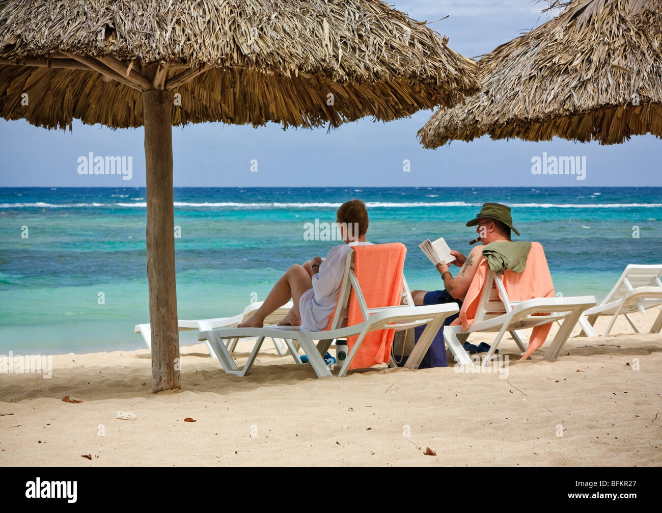 Man smoking at beach High Resolution Stock Photography and Images - Alamy