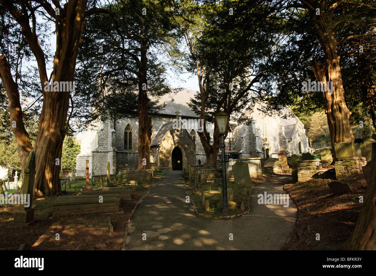 Laugharne church hi-res stock photography and images - Alamy