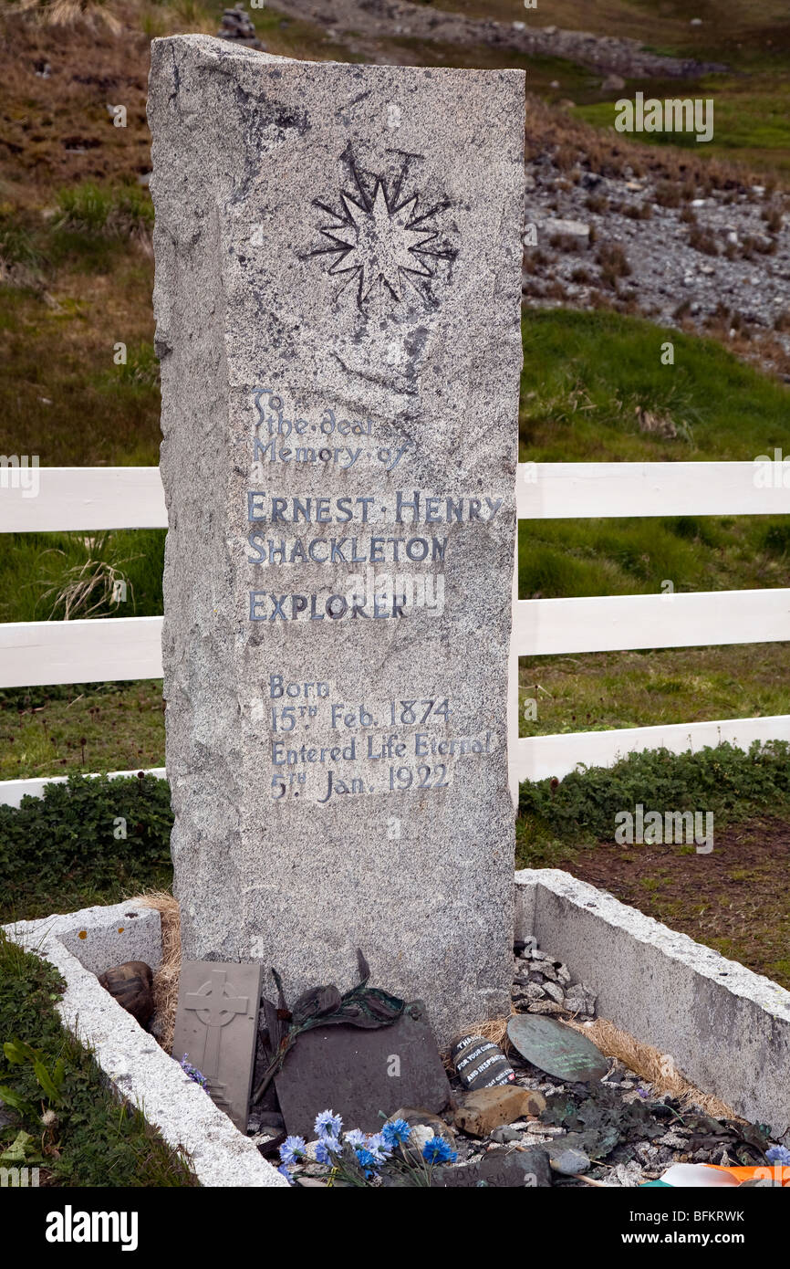 Grave of Sir Ernest Shackleton, Grytviken cemetery, South Georgia ...