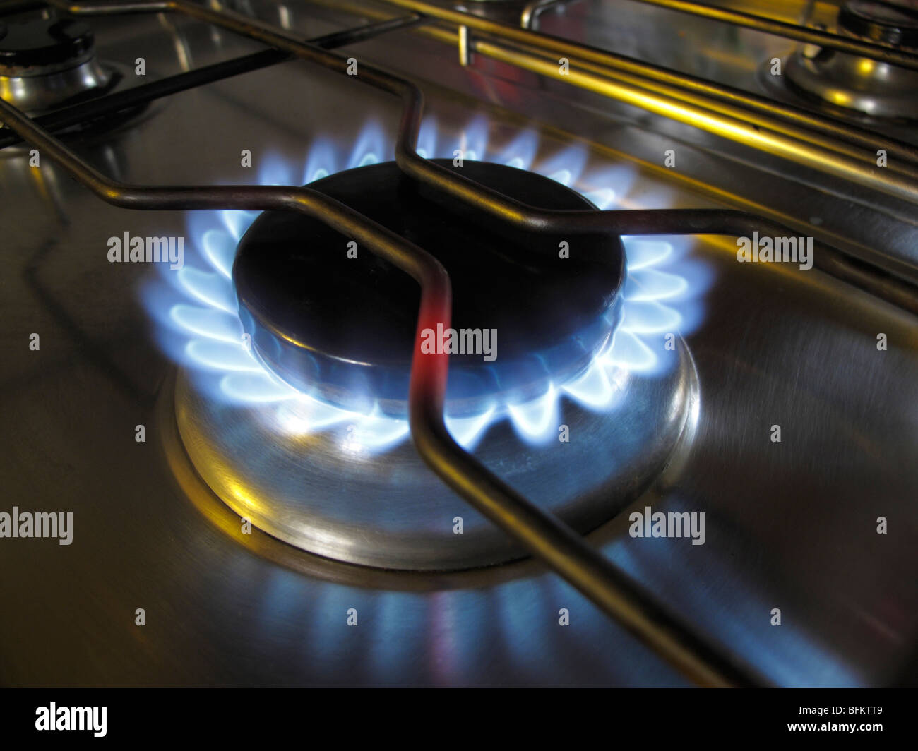 Blue gas flame hi-res stock photography and images - Alamy
