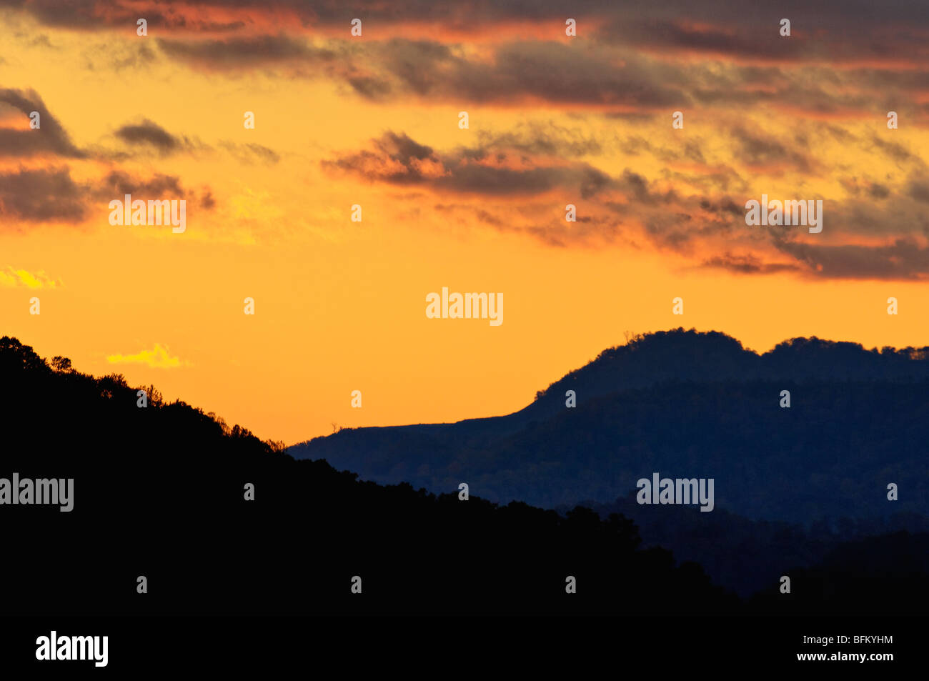 Sunset Over Pine Mountain from State Line Overlook in Breaks Interstate ...