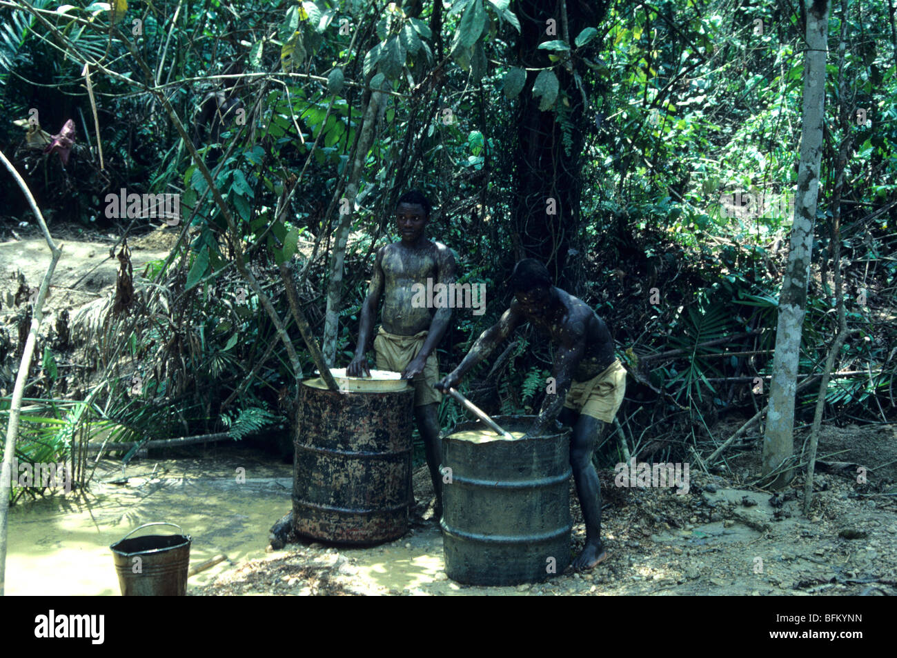 Sieving and panning for gold and diamonds in Ghana Stock Photo - Alamy