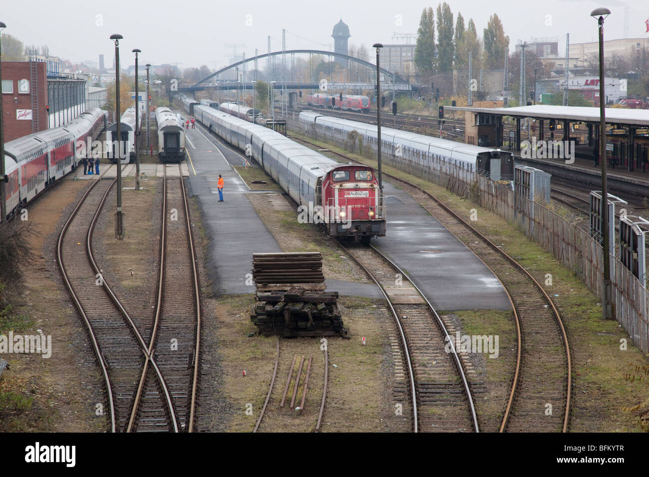 warschauer strasse railway station - Berlin Stock Photo - Alamy