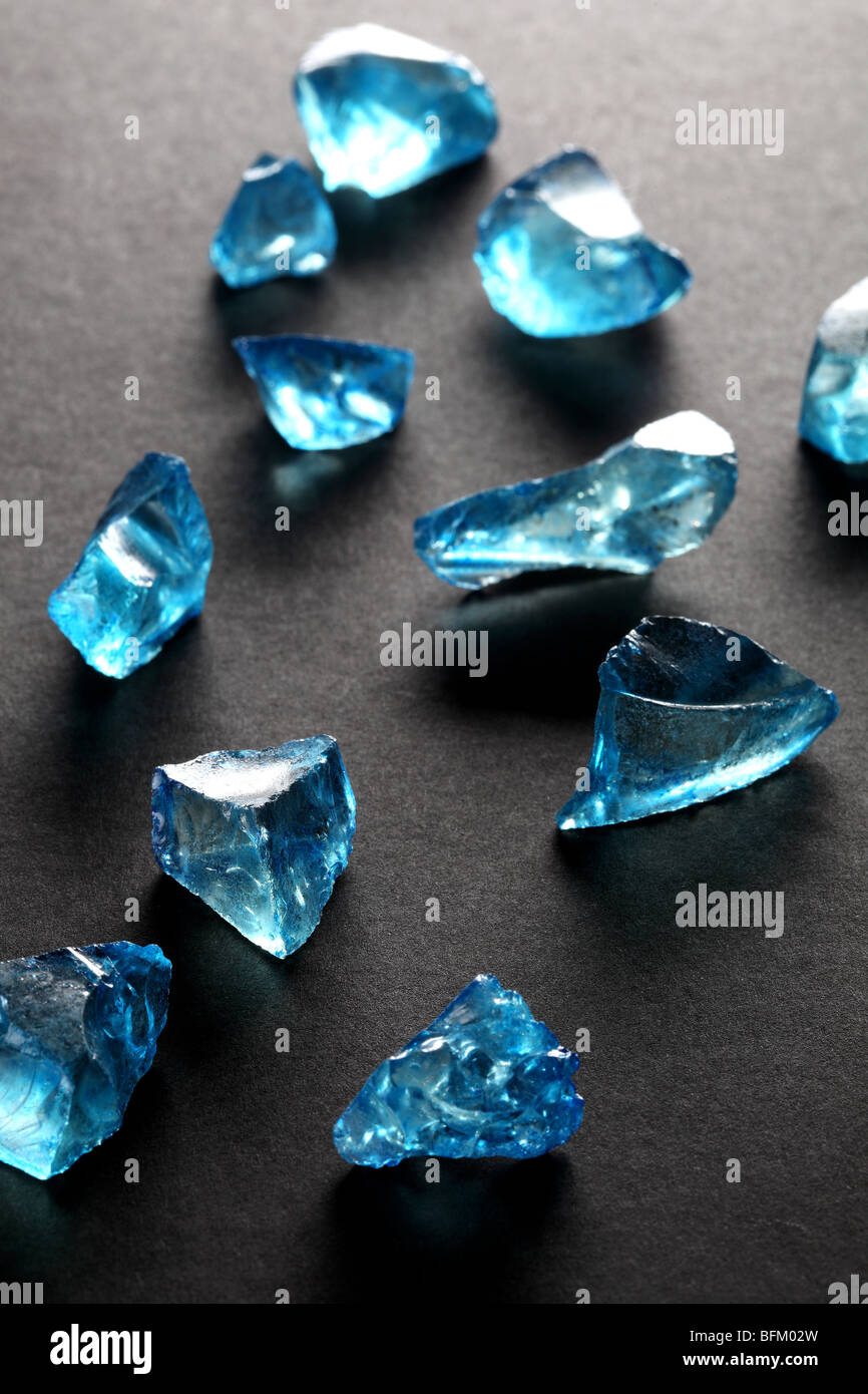 Dark blue glass exterior hi-res stock photography and images - Alamy