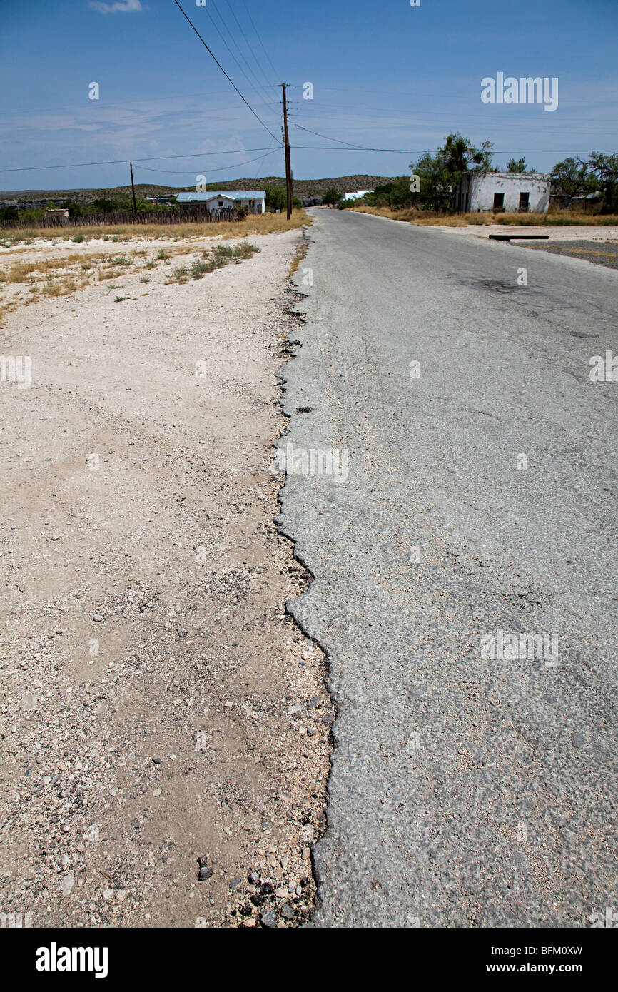 Broken and worn edge of tarmac road Langtry Texas USA Stock Photo - Alamy
