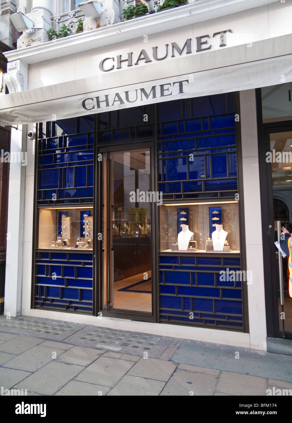 Chaumet hi-res stock photography and images - Alamy