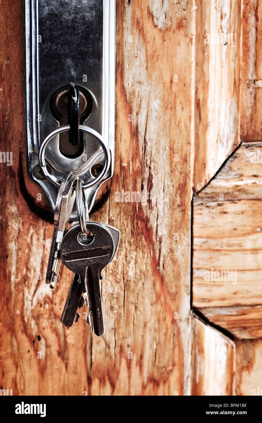 Old lock keys hi-res stock photography and images - Alamy