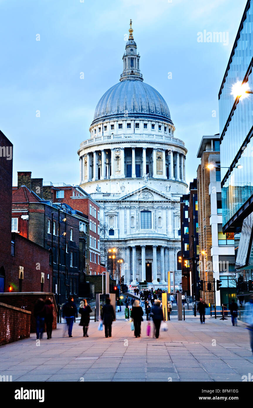 St pauls cathedral street view hi-res stock photography and images - Alamy