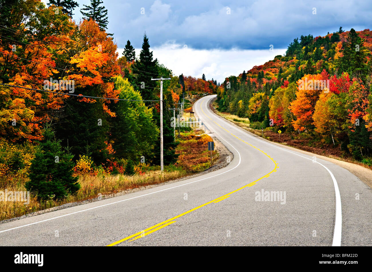 Northern ontario road hi-res stock photography and images - Alamy