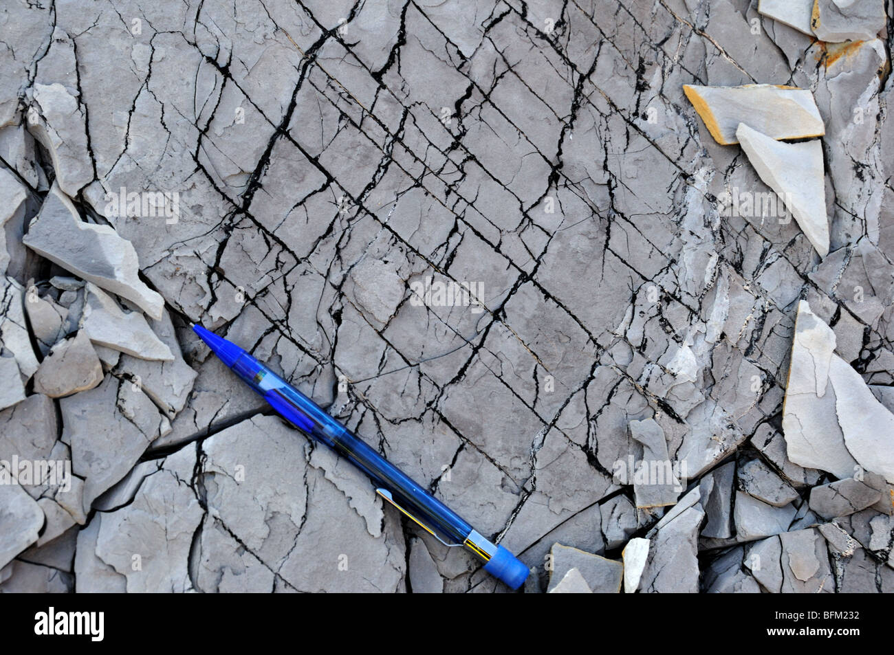 Fractured shale filled with hydrocarbon residual, Oklahoma, USA Stock ...