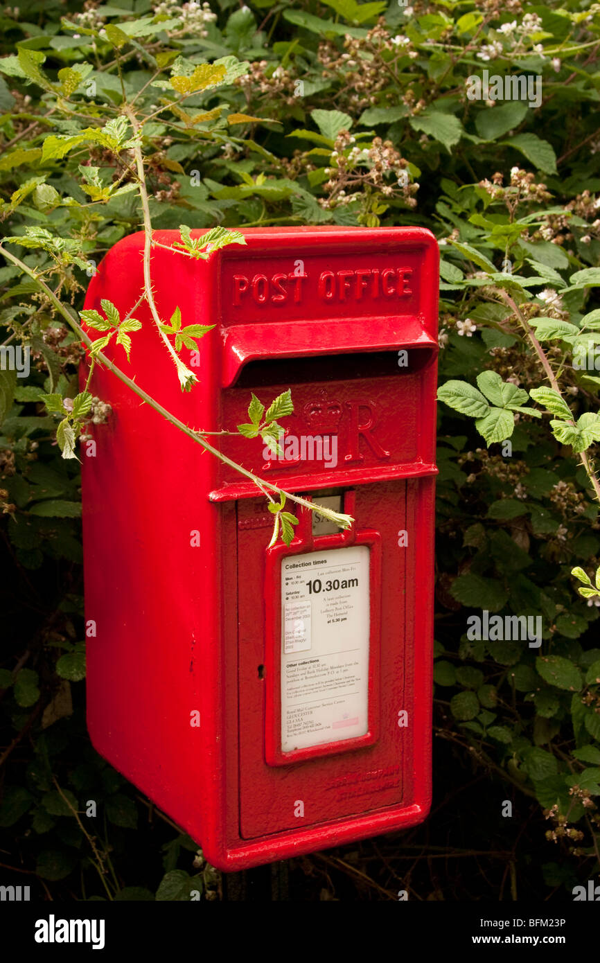 Red post box gpo hi-res stock photography and images - Alamy