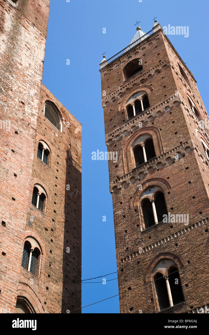 Italy medieval tower hi-res stock photography and images - Alamy