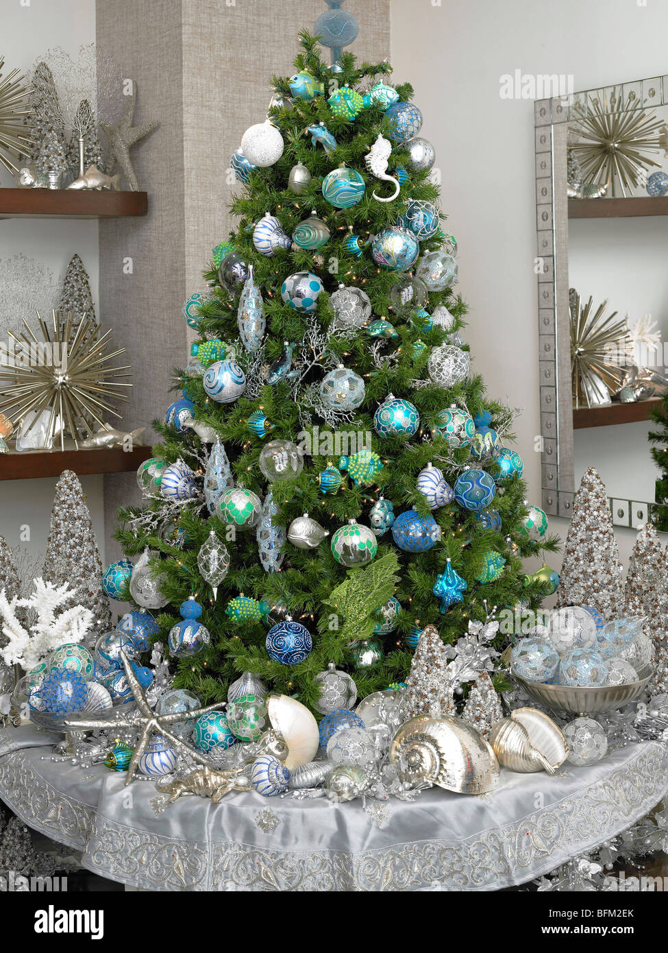 rich christmas tree Stock Photo - Alamy