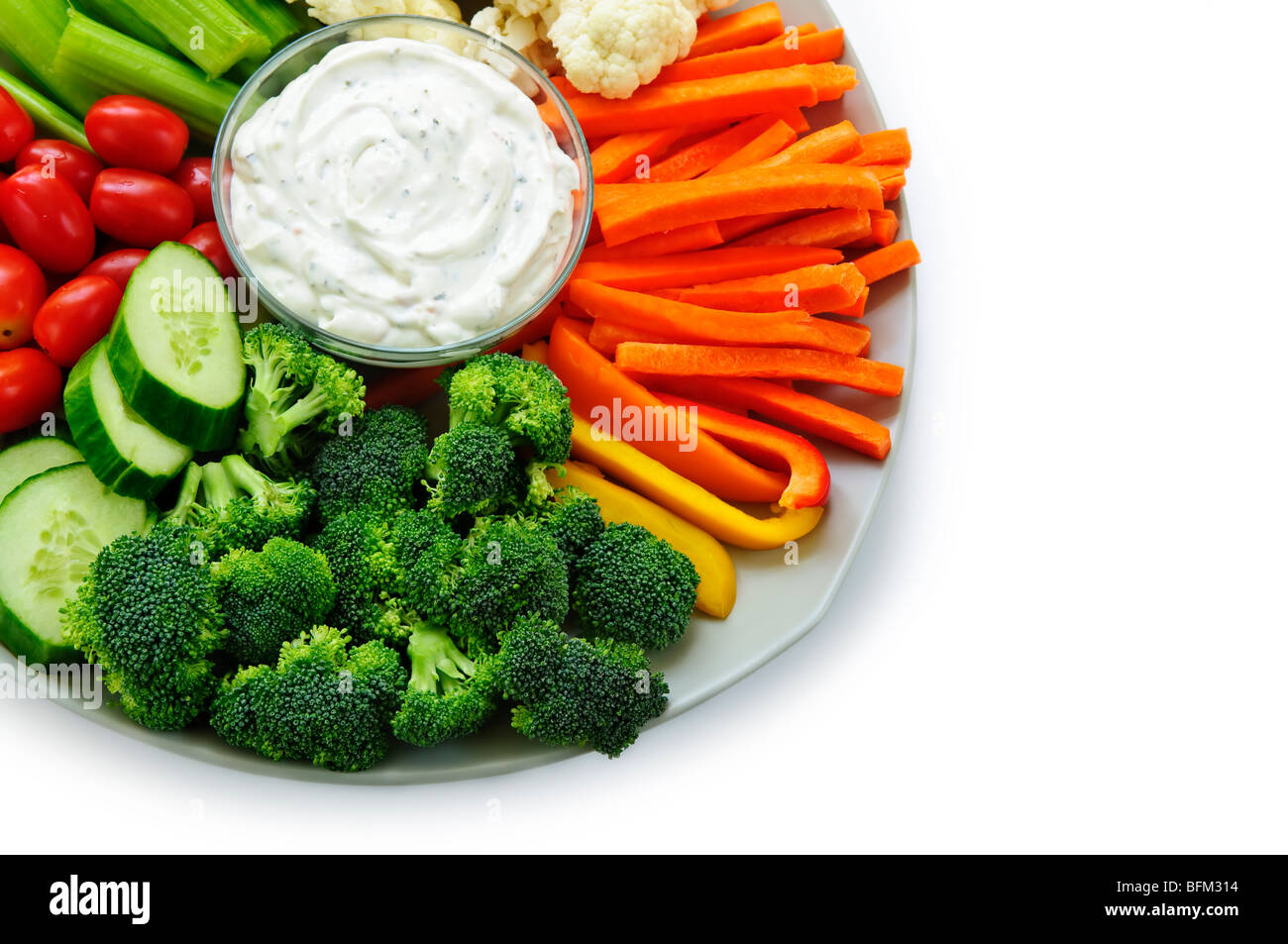 Platter of assorted fresh vegetables with dip Stock Photo - Alamy