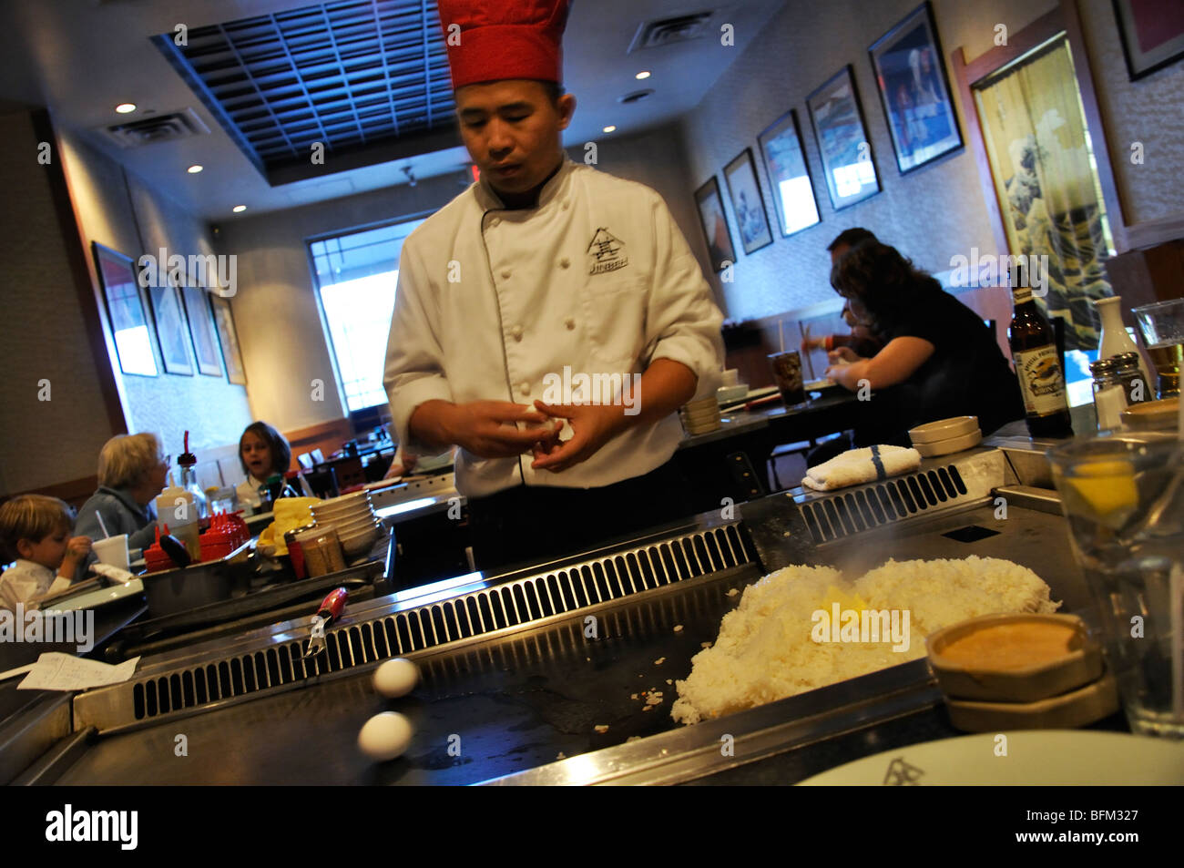 Japanese cooking of eggs hi-res stock photography and images - Alamy
