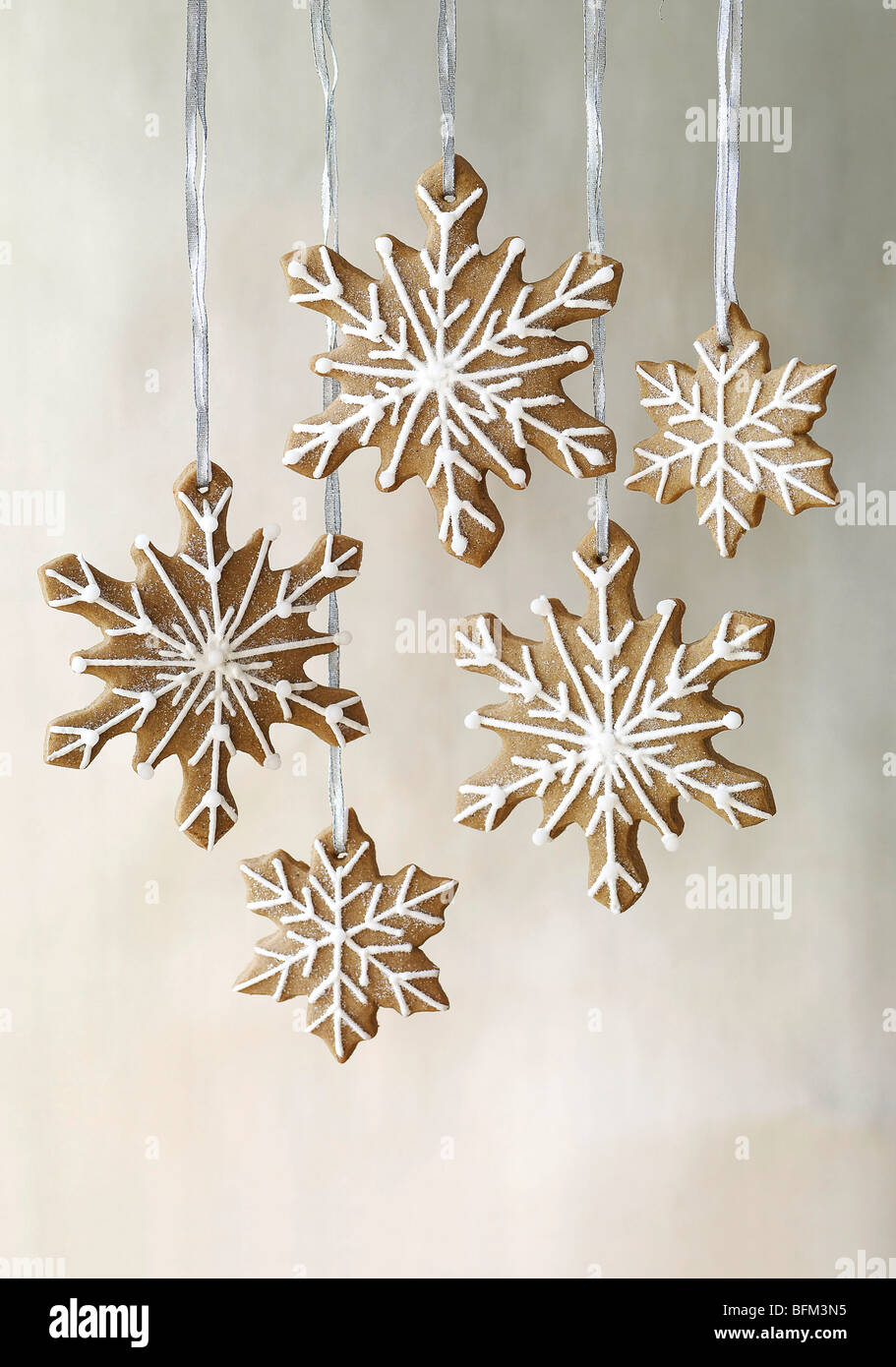 gingerbread snowflakes cookies Stock Photo - Alamy