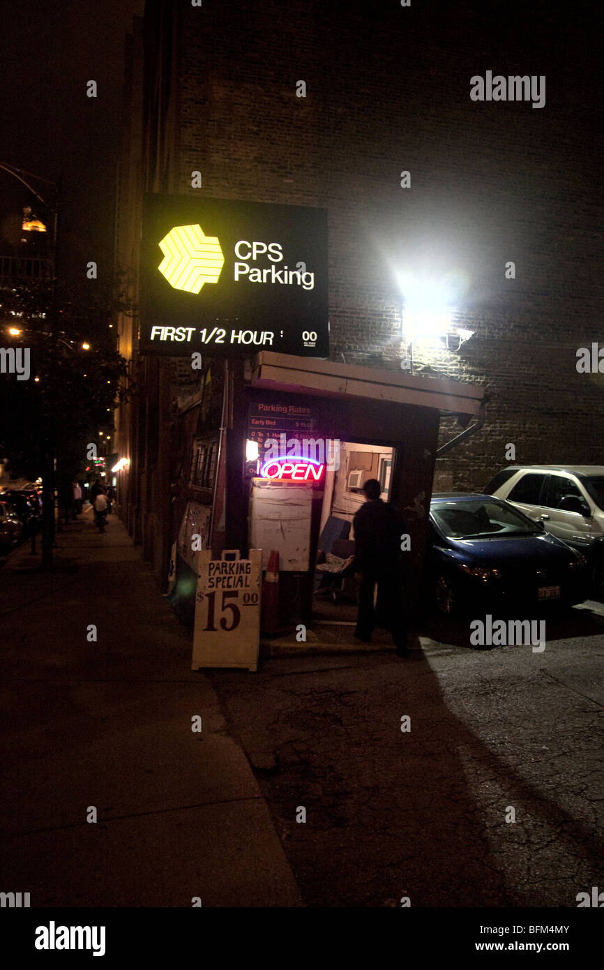 Commercial parking lot downtown Chicago Stock Photo - Alamy