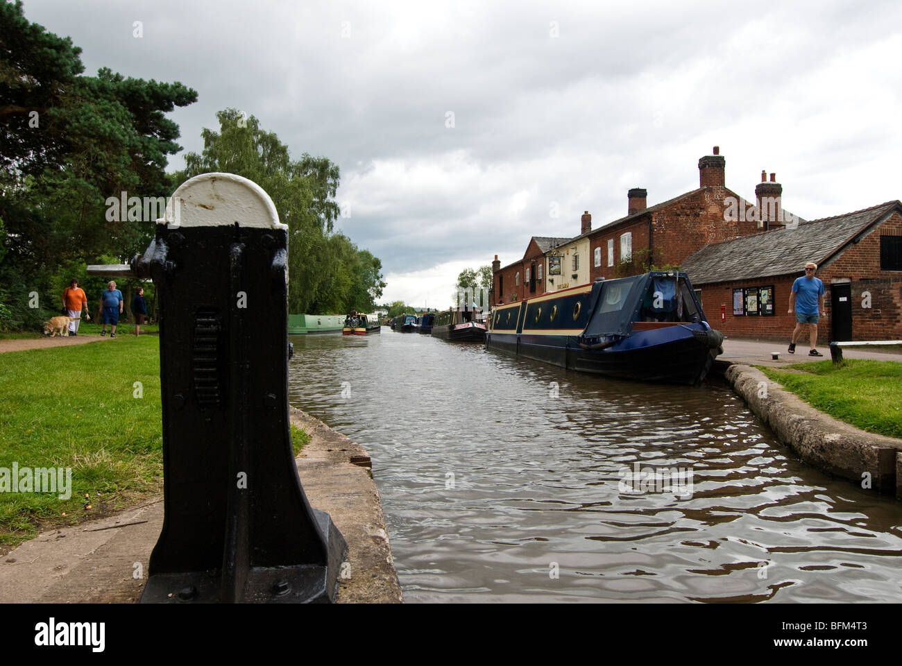 Fradley Junction where the Trent and Mersey meets the Coventry canal ...