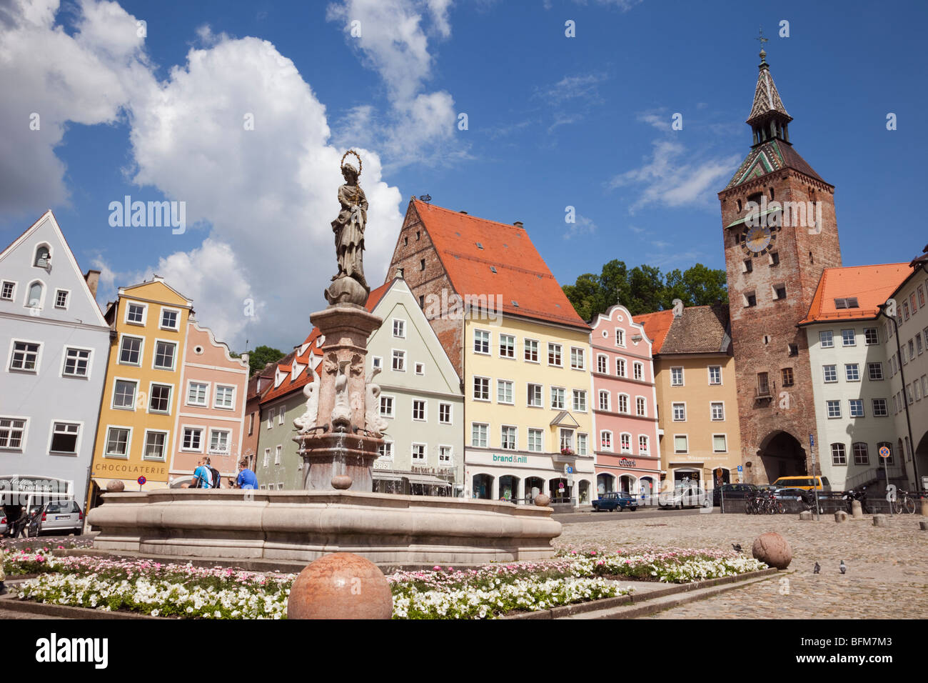 Hauptplatz, Landsberg am Lech, Bavaria, Germany. Fountain and old ...