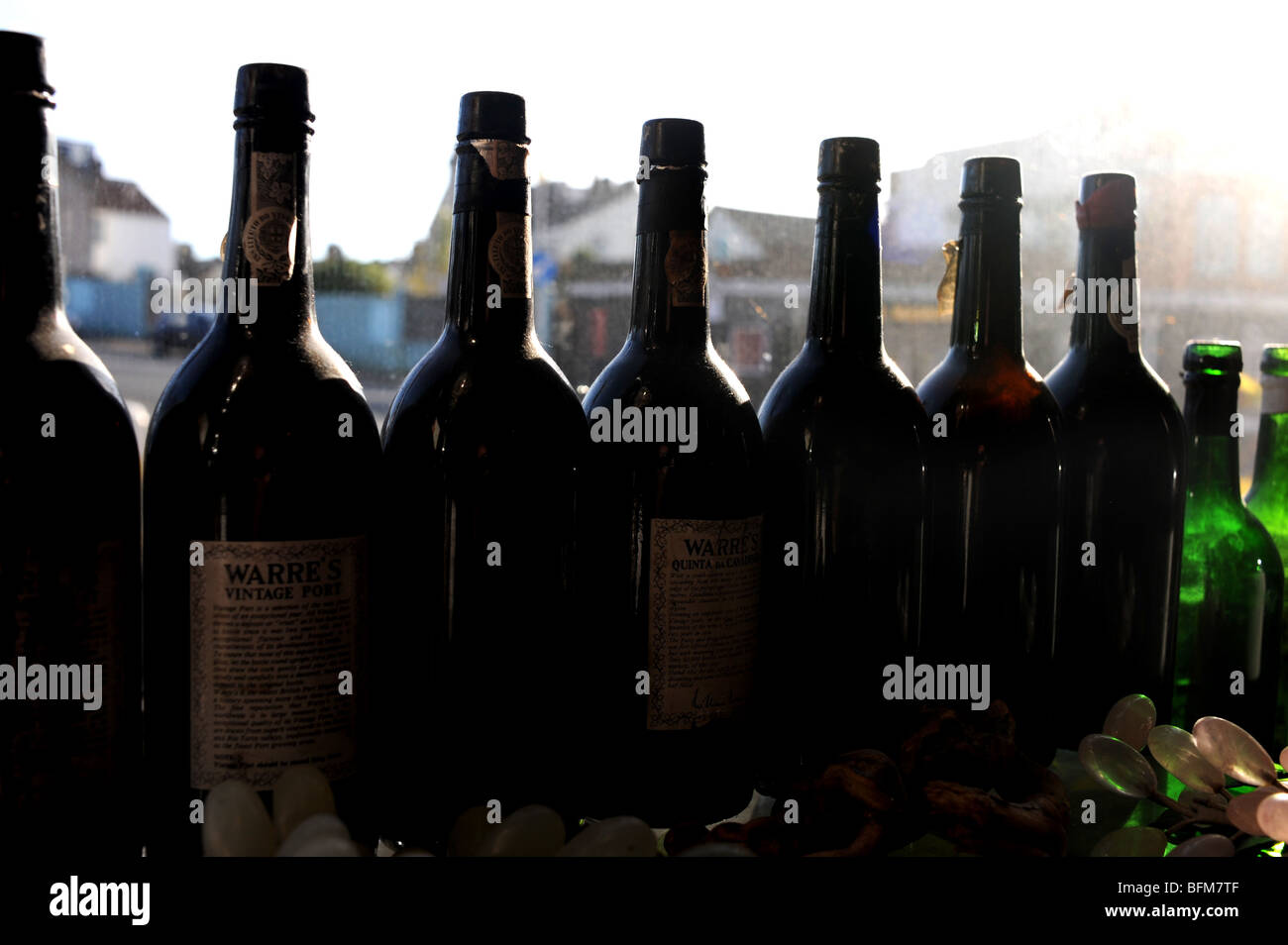 Port bottle silhouette hi-res stock photography and images - Alamy