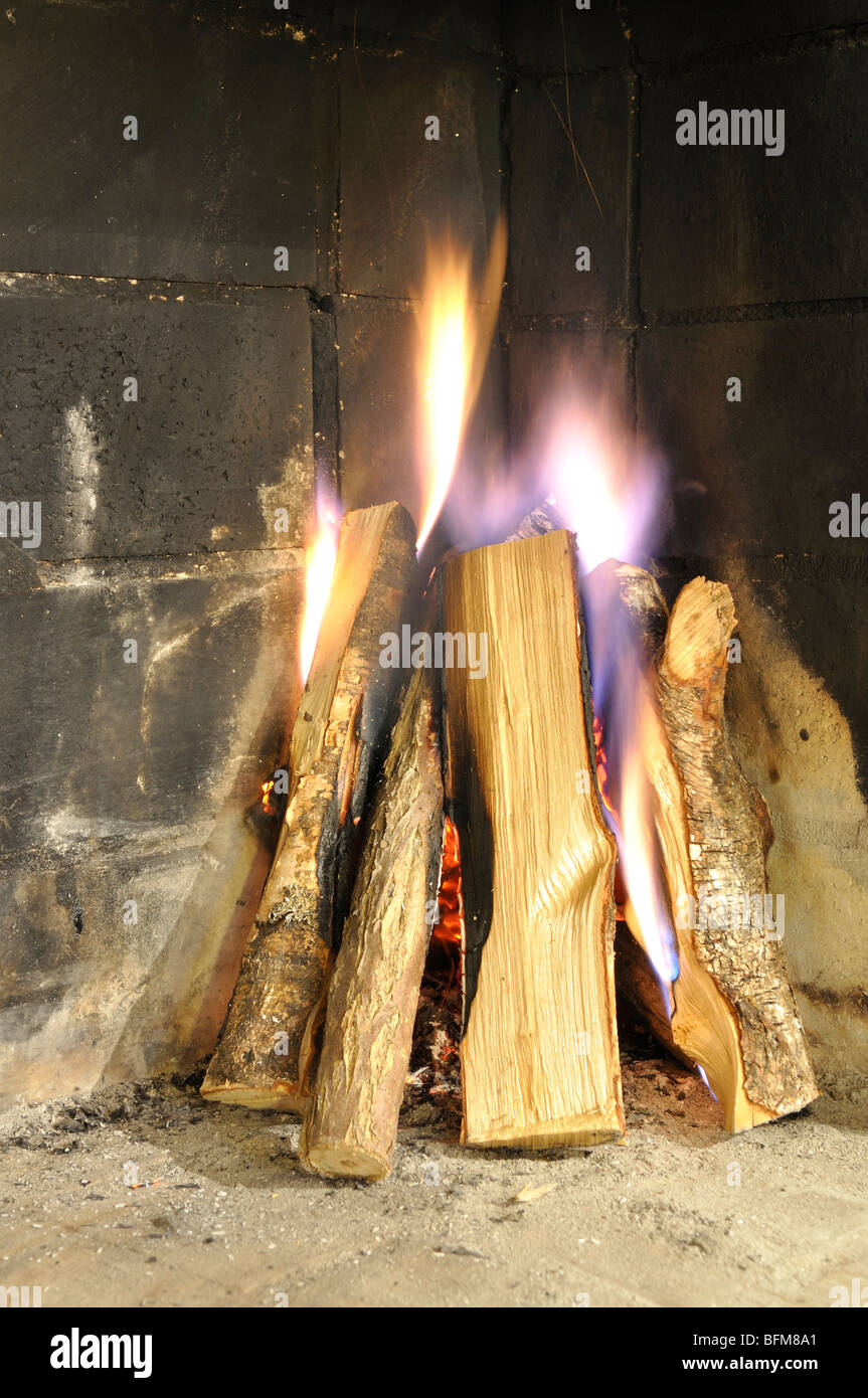 Burning bonfire in a fireplace Stock Photo - Alamy