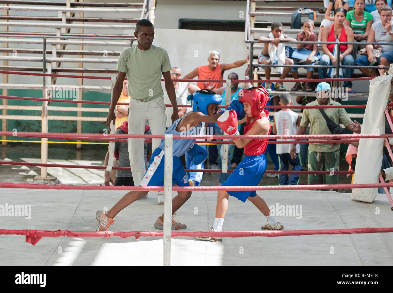 Youth boxing match in Havana, Cuba Stock Photo - Alamy