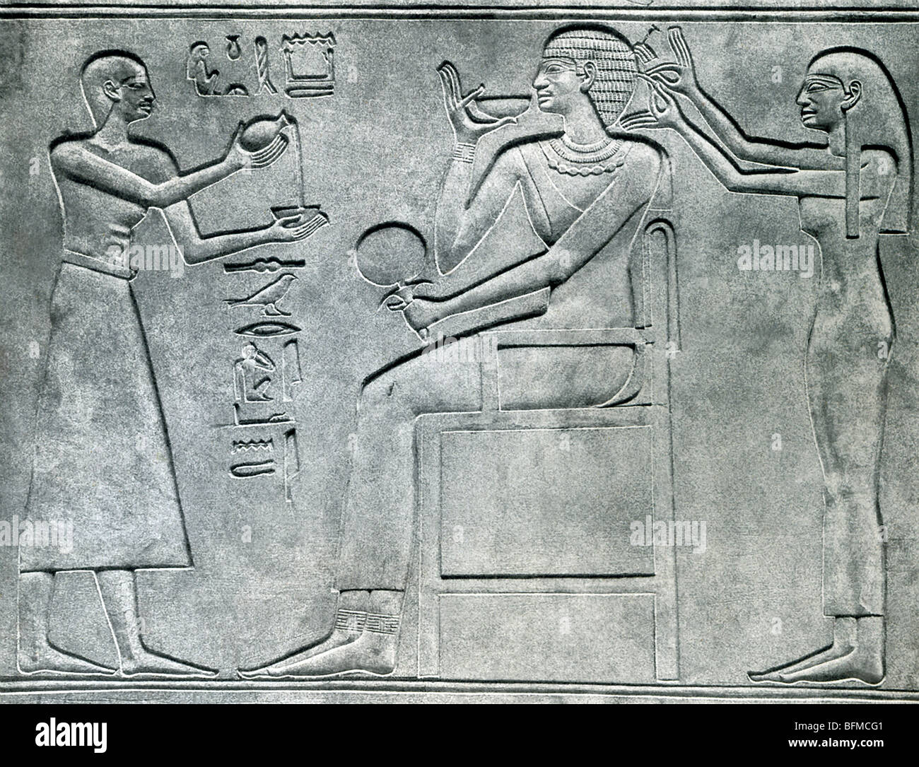 Ancient egyptian servant hair hi-res stock photography and images - Alamy