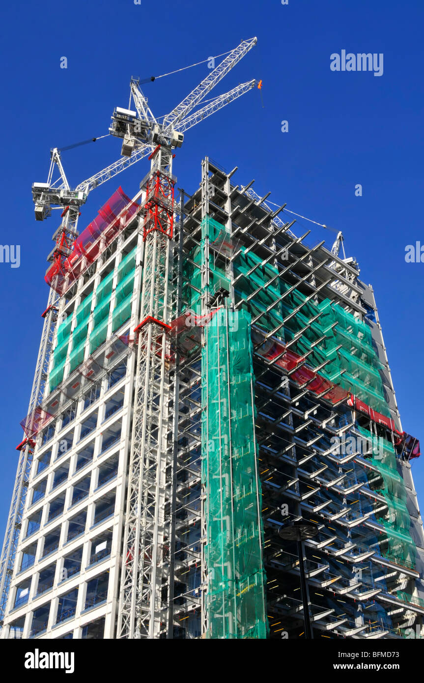 High rise construction project uk hi-res stock photography and images ...