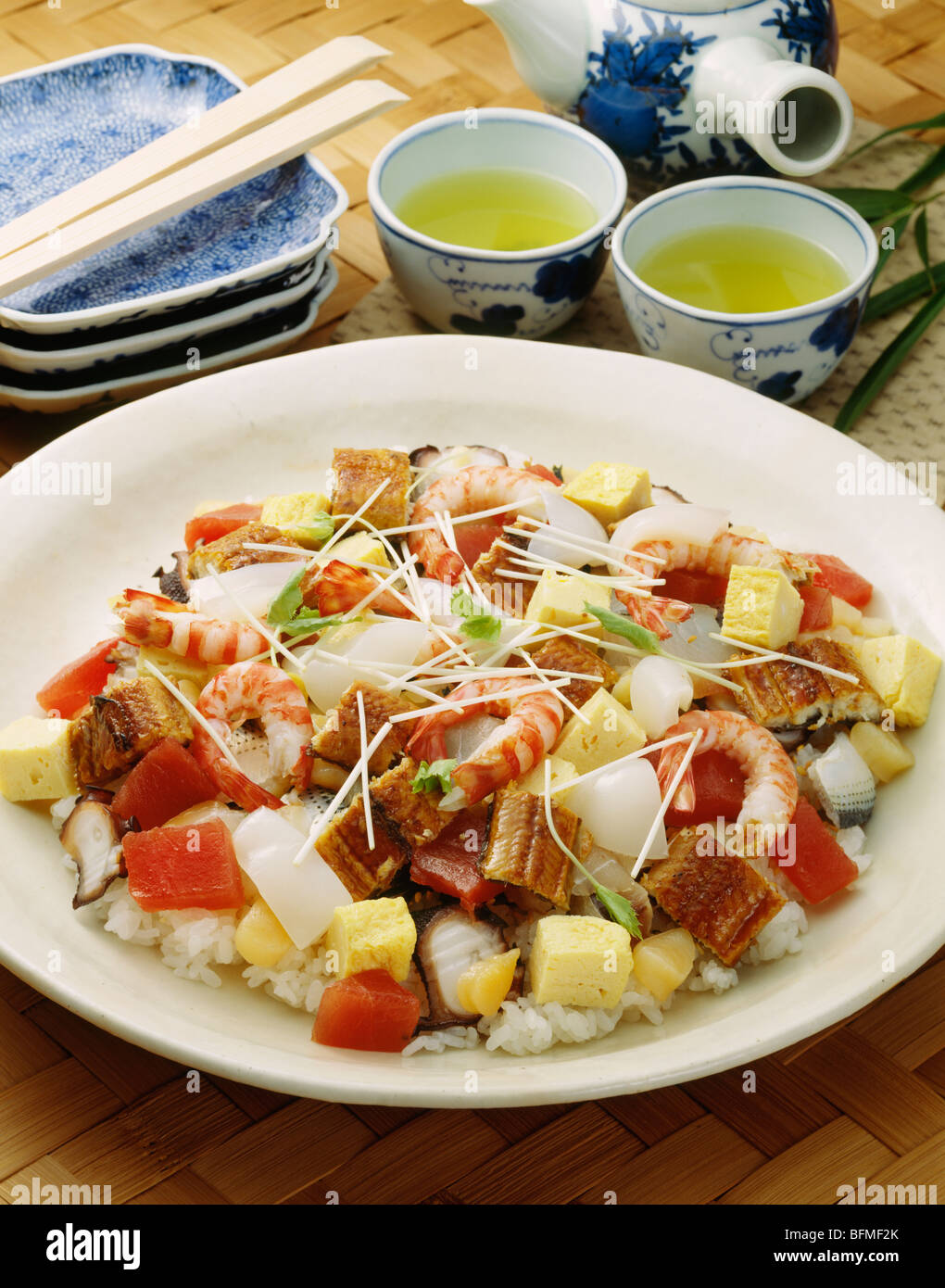 Chirashi zushi hi-res stock photography and images - Alamy