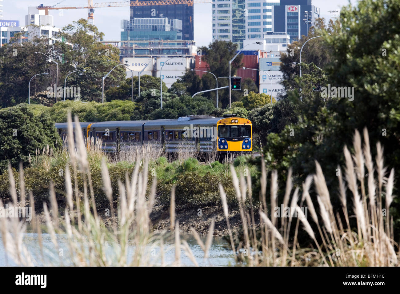 Dmu train hi-res stock photography and images - Alamy