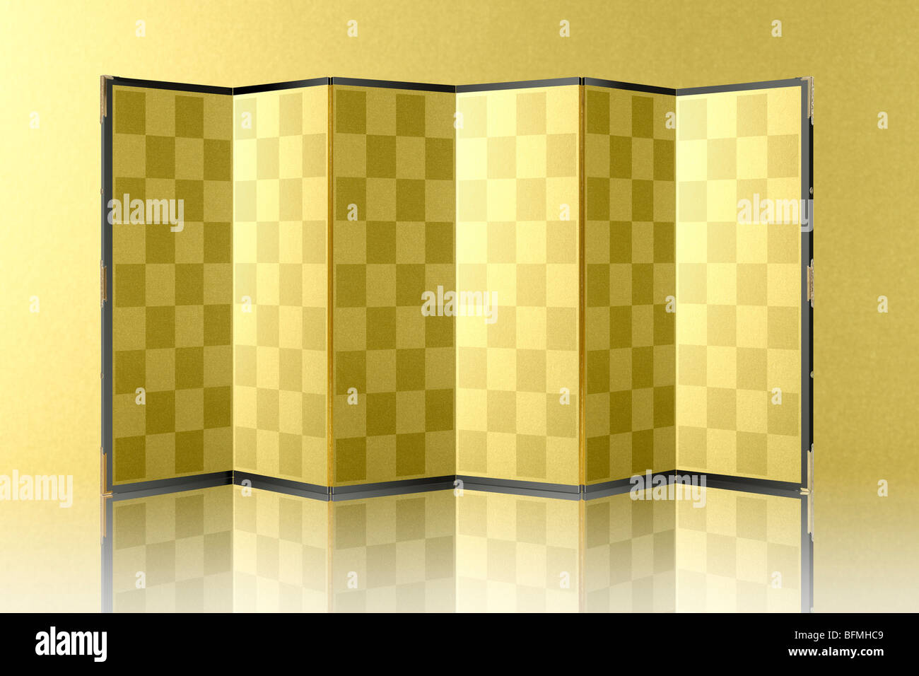 Gold folding screen hi-res stock photography and images - Alamy