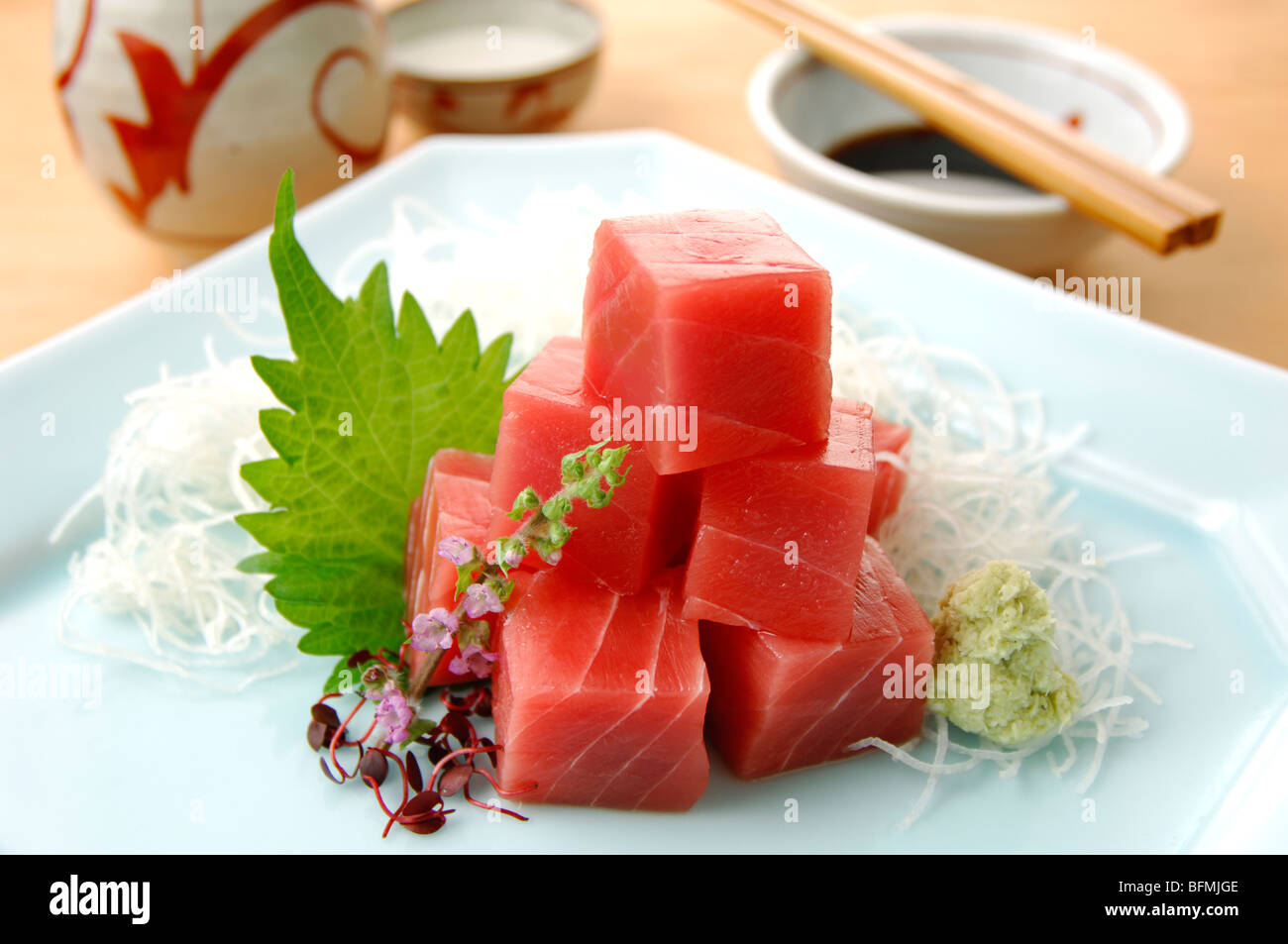 Raw tuna cubes hi-res stock photography and images - Alamy