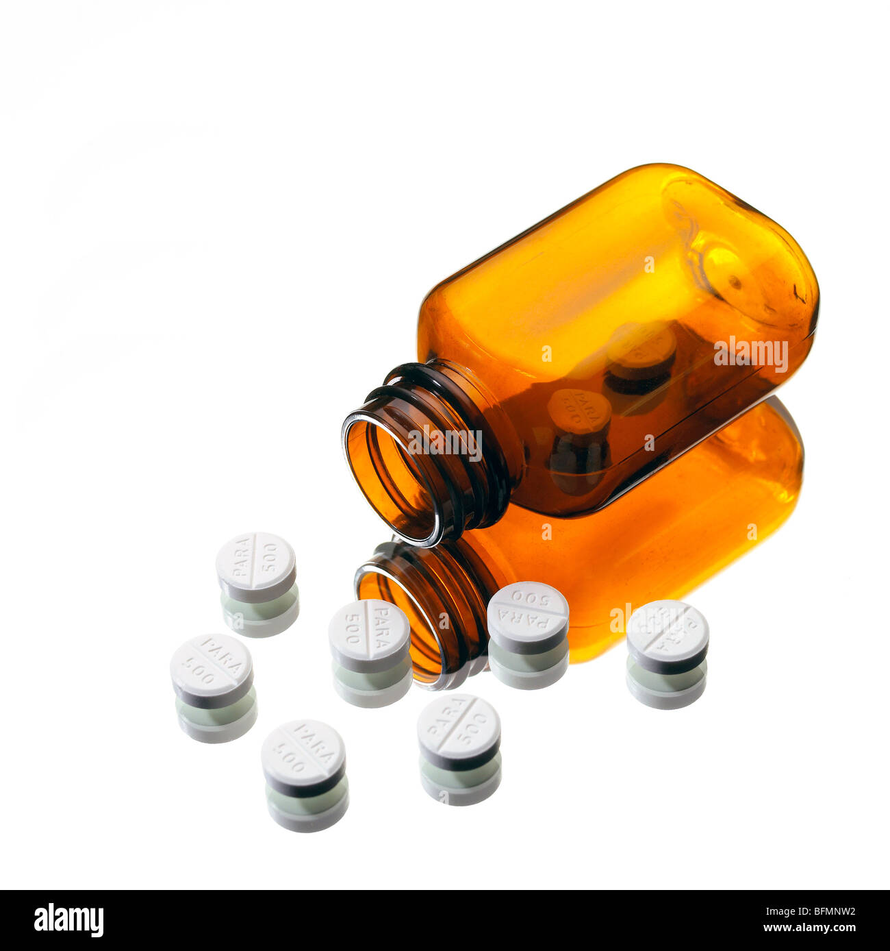 Paracetamol bottle Cut Out Stock Images & Pictures - Alamy