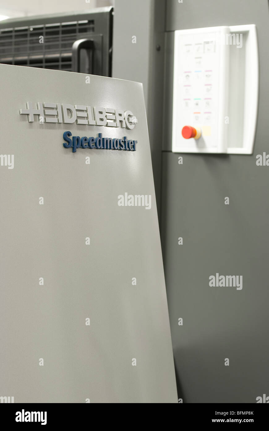 Heidelberg Speedmaster sheetfed offset printing press Stock Photo - Alamy
