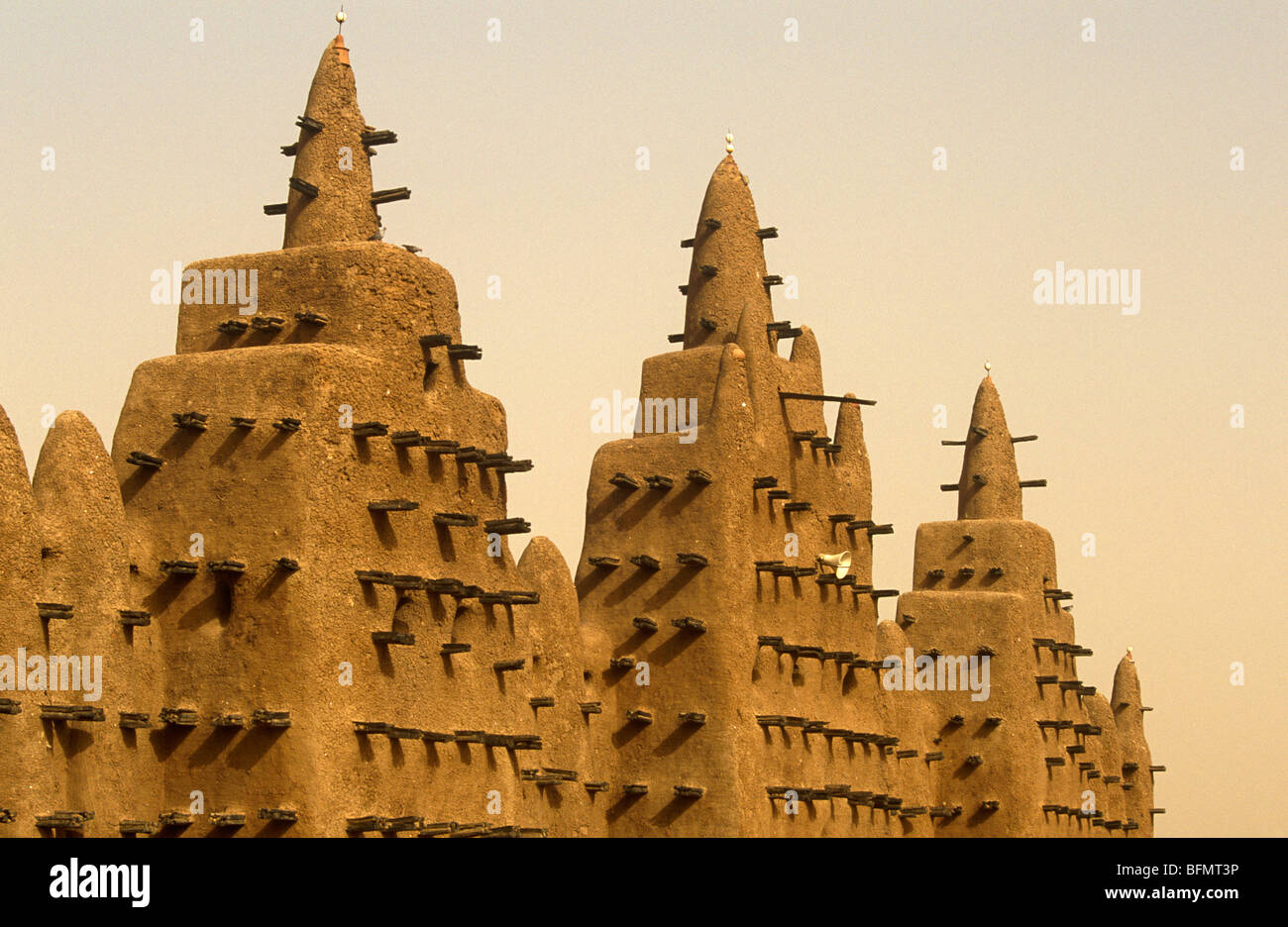 Djenne mali mosque towers hi-res stock photography and images - Alamy