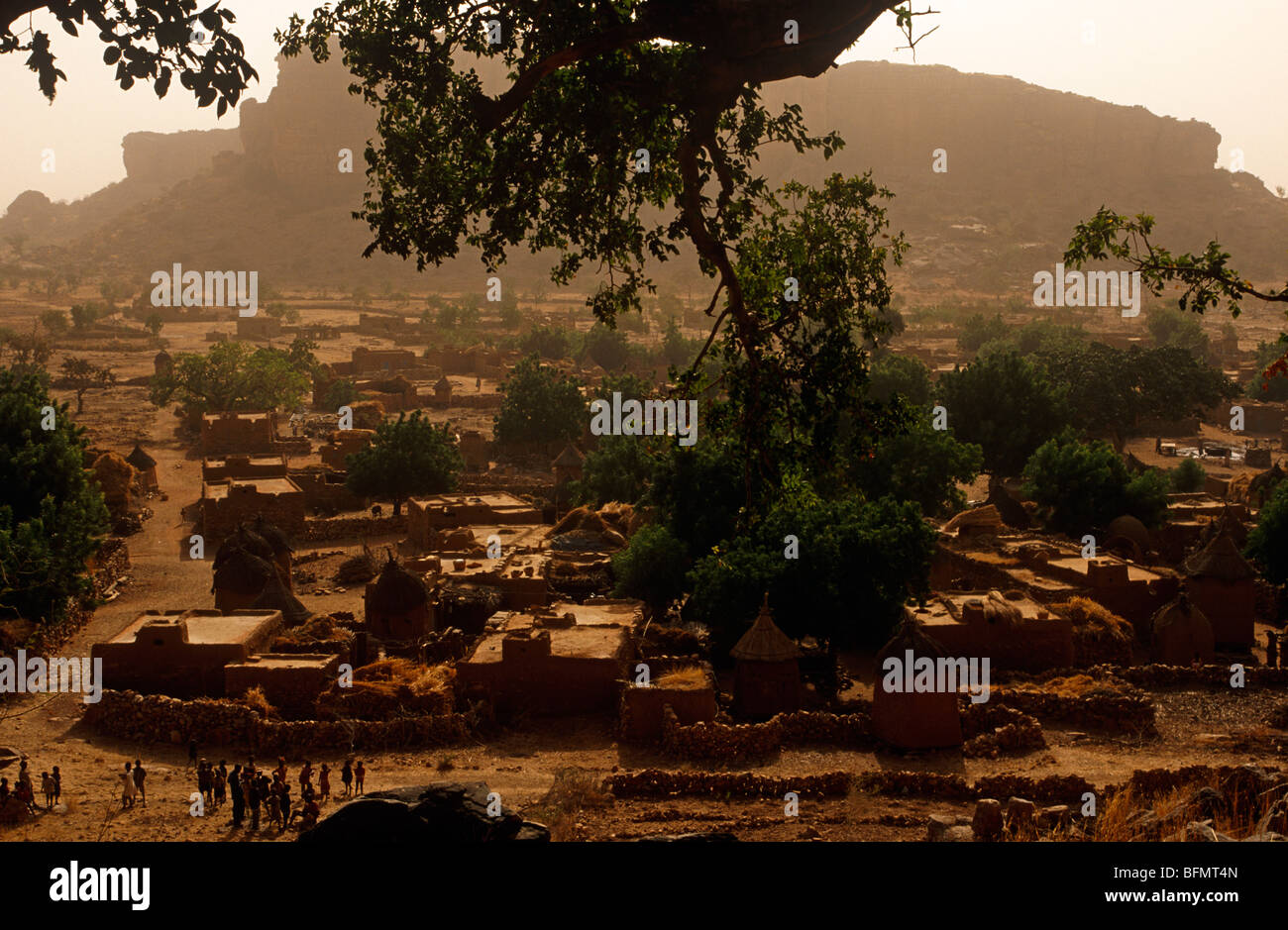 Mali songo dogon village hi-res stock photography and images - Alamy