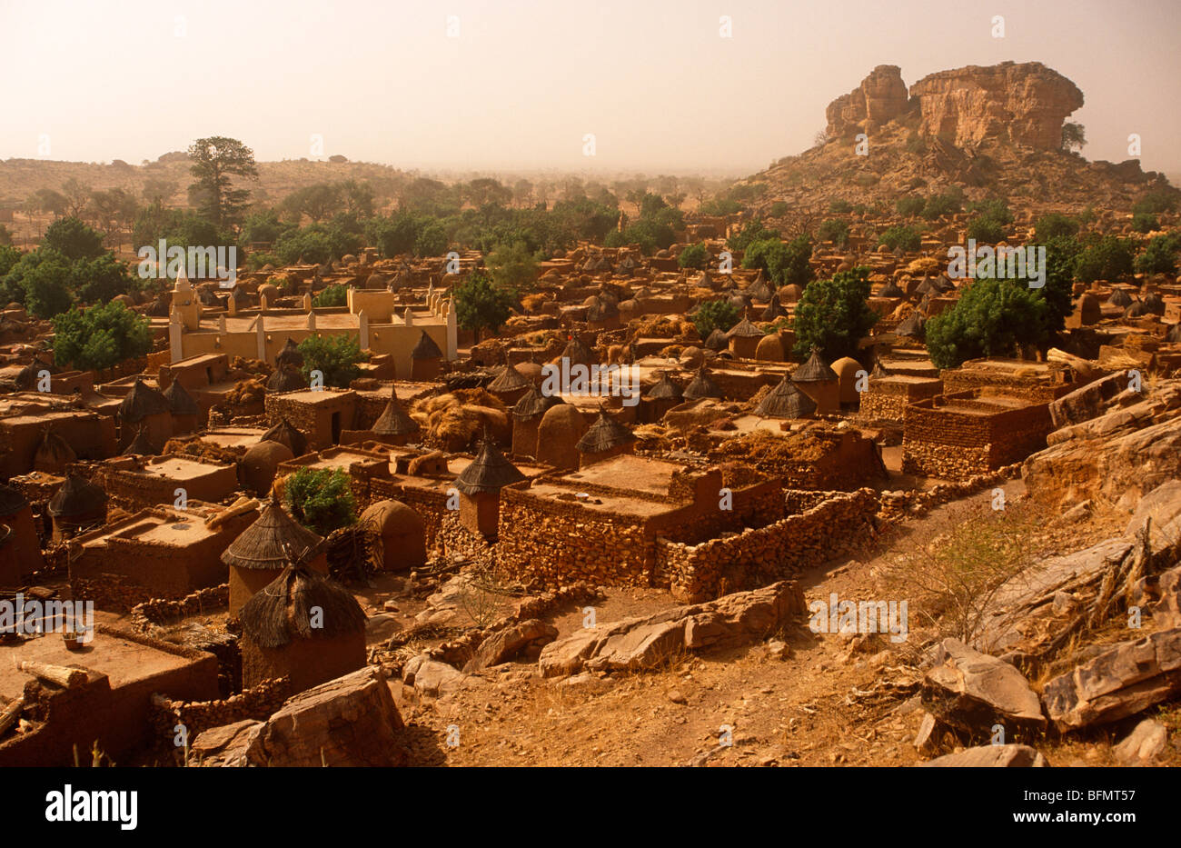 Bandiagara escarpment, mali hi-res stock photography and images - Alamy