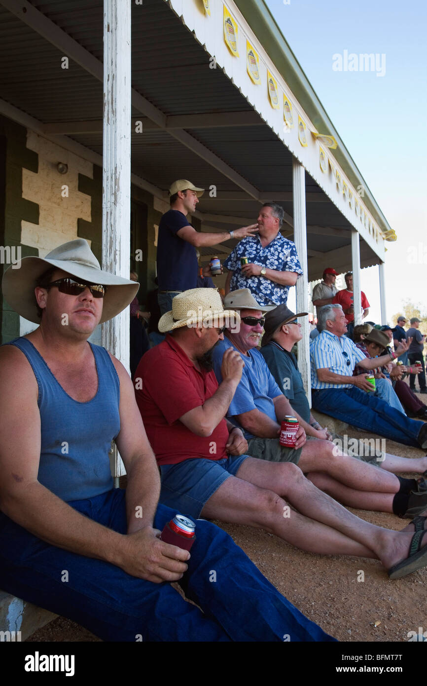 Races outback pub australia hi-res stock photography and images - Alamy
