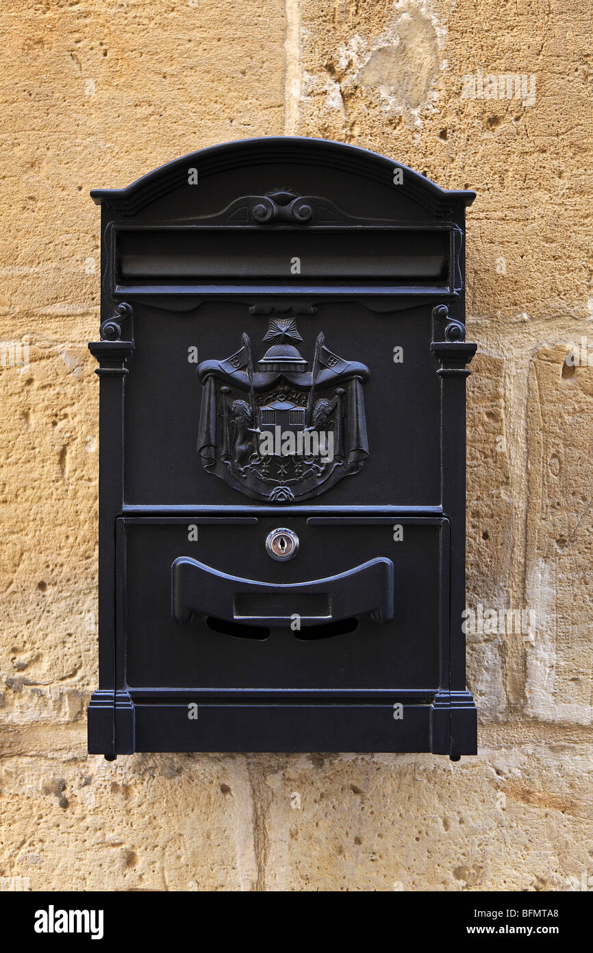 Malta postbox hi-res stock photography and images - Alamy