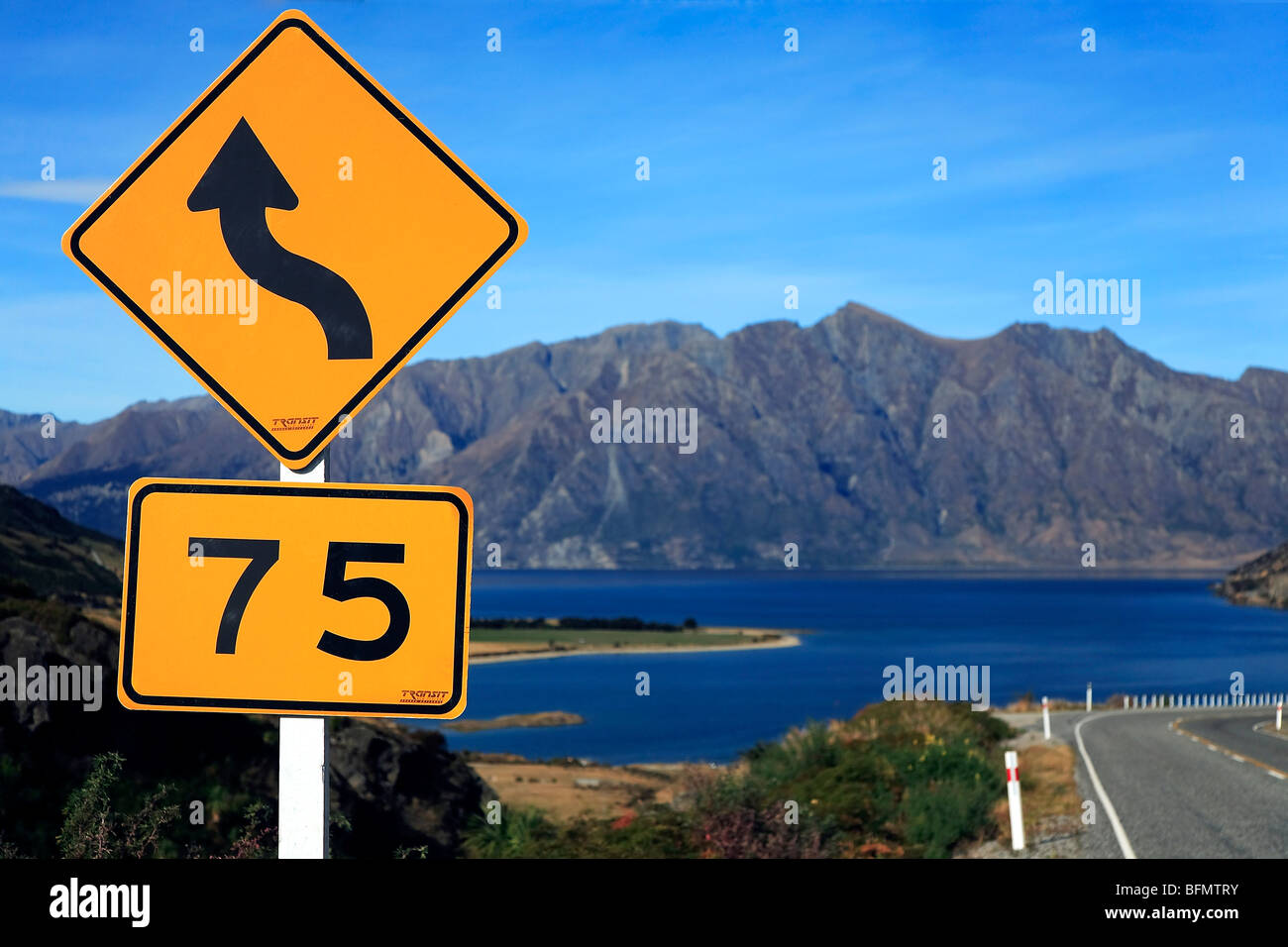 New Zealand, Cantebury & West Coast, Lake Hawea. The road and speed ...