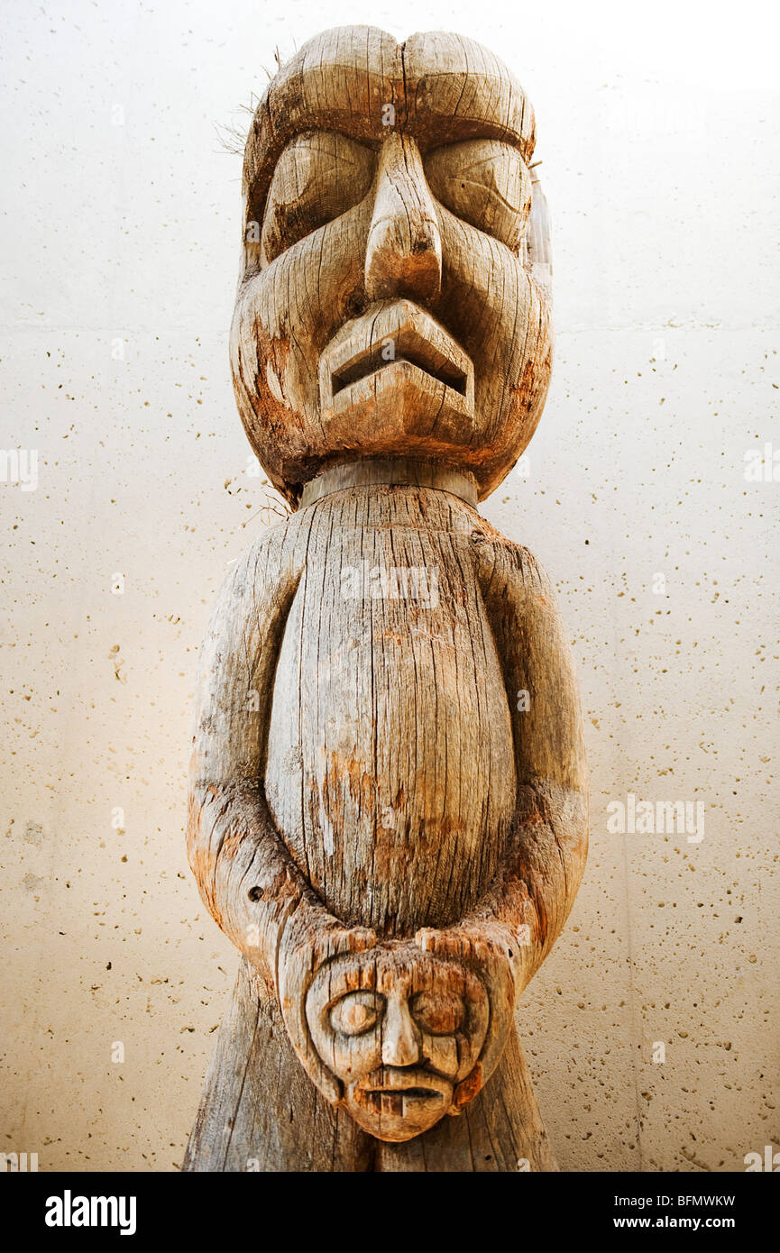 Aboriginal canadian man hi-res stock photography and images - Alamy