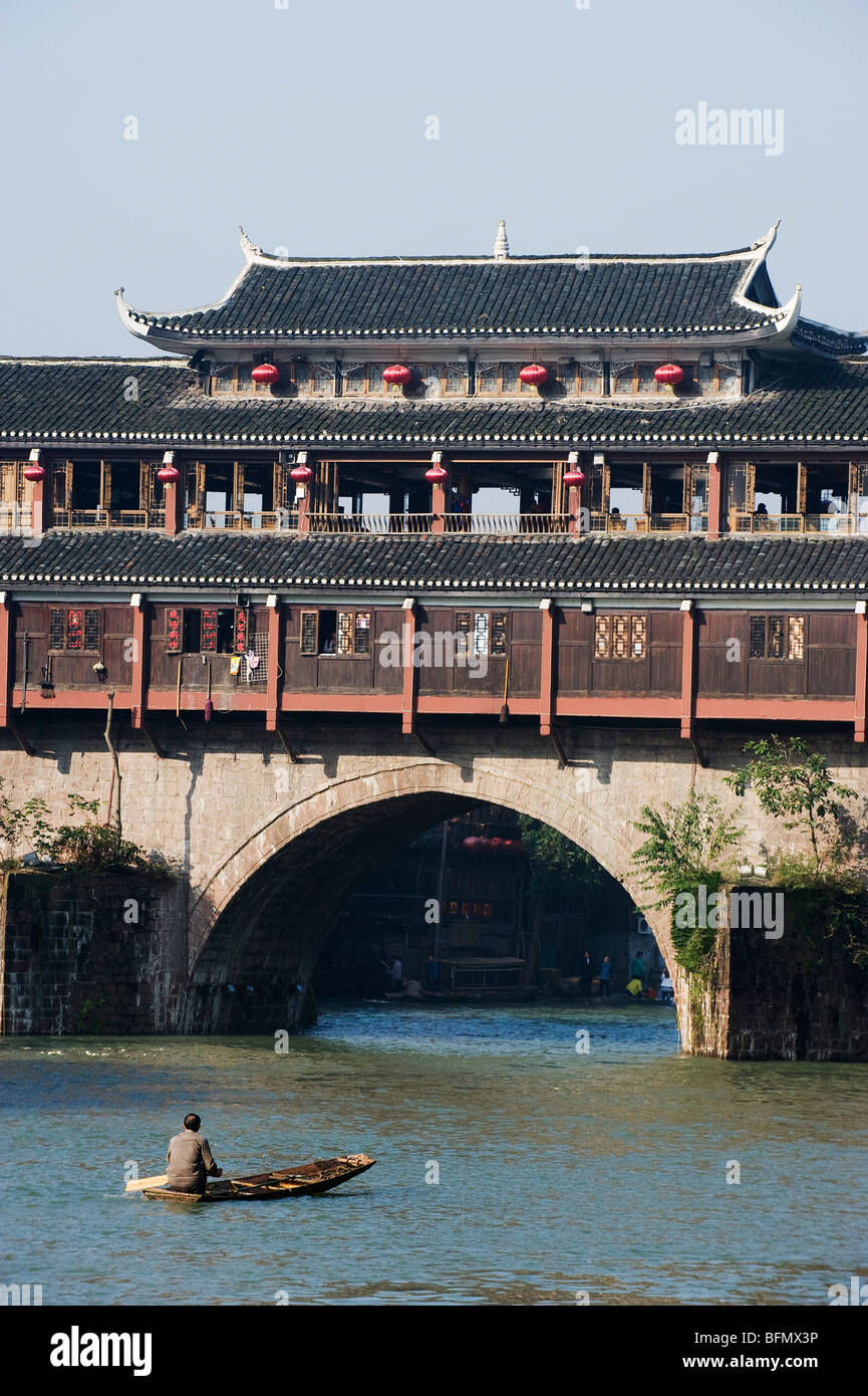 Chinese bridge wind and rain hi-res stock photography and images - Alamy