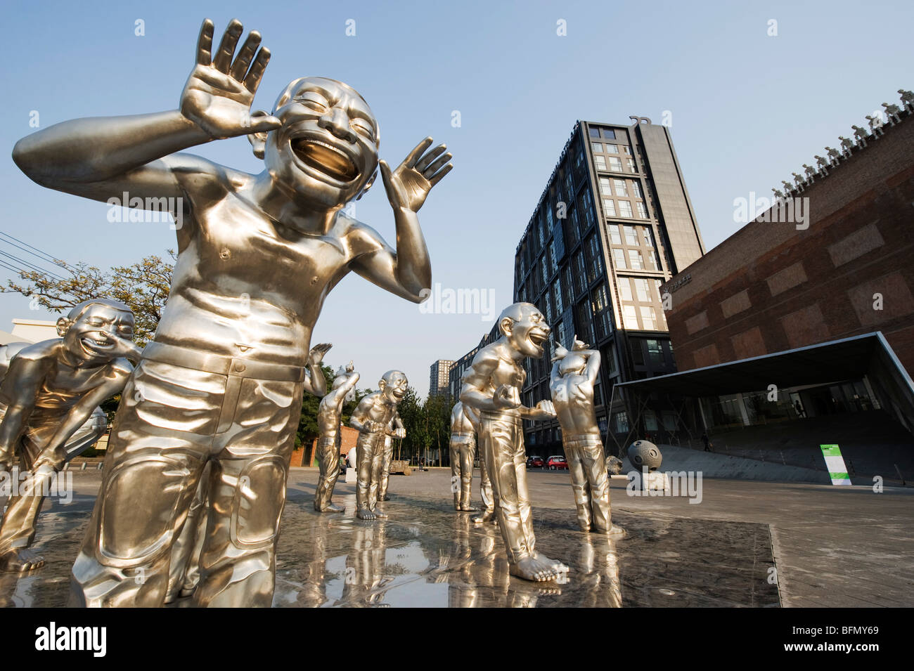 China, Beijing, Chaoyang, smiling face statue at Today art museum Stock ...