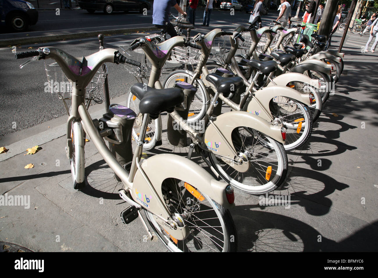 Velib shared bike scheme, Paris Stock Photo - Alamy