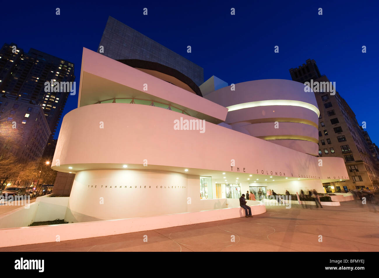 Guggenheim museum new york 1959 hi-res stock photography and images - Alamy
