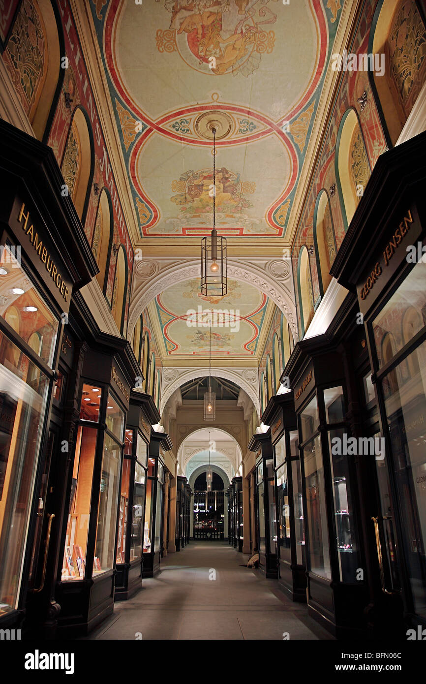 Alster arkaden hamburg germany hi-res stock photography and images - Alamy