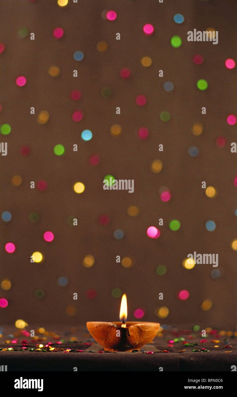 Row diyas diwali festival hi-res stock photography and images - Alamy