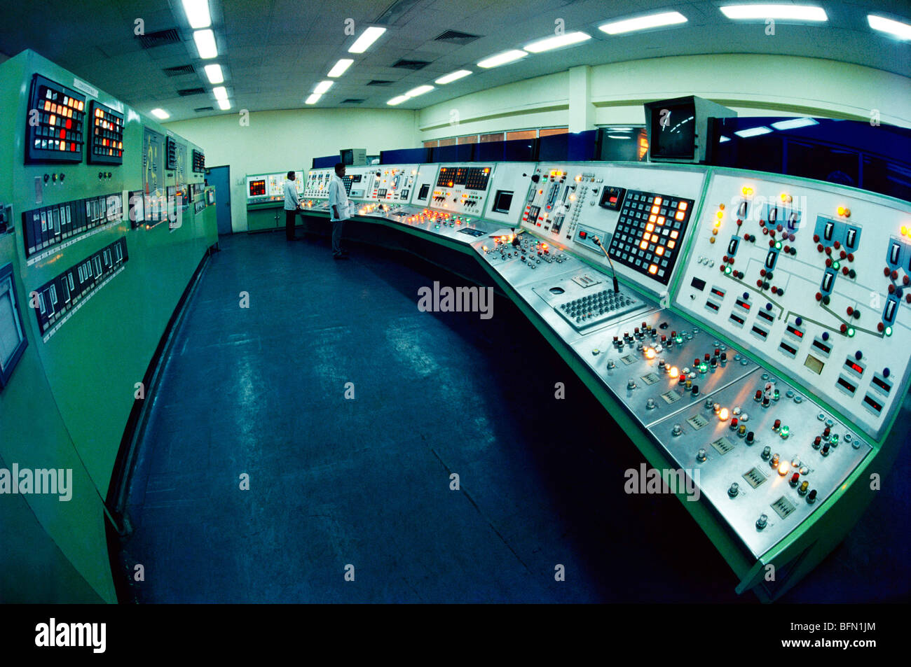 Buttons control panels electrical hi-res stock photography and images ...
