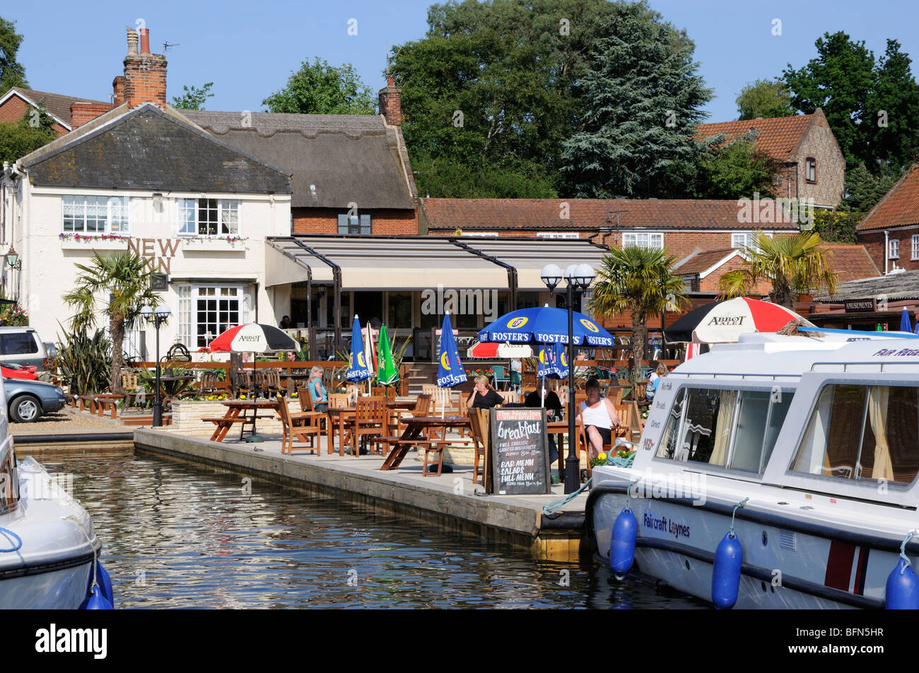Norfolk Broads Pub High Resolution Stock Photography and Images - Alamy